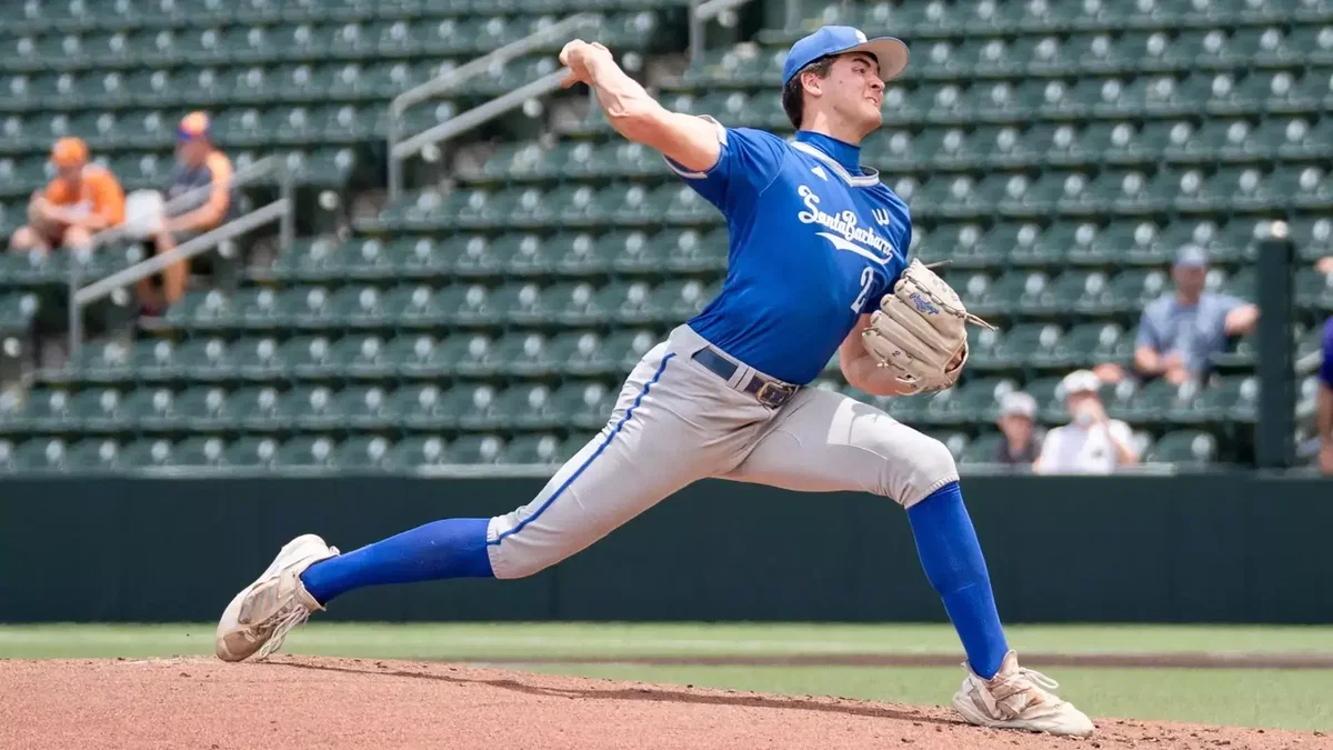 Gauchos stay alive at Austin Regional with lopsided win | News Channel 3-12
